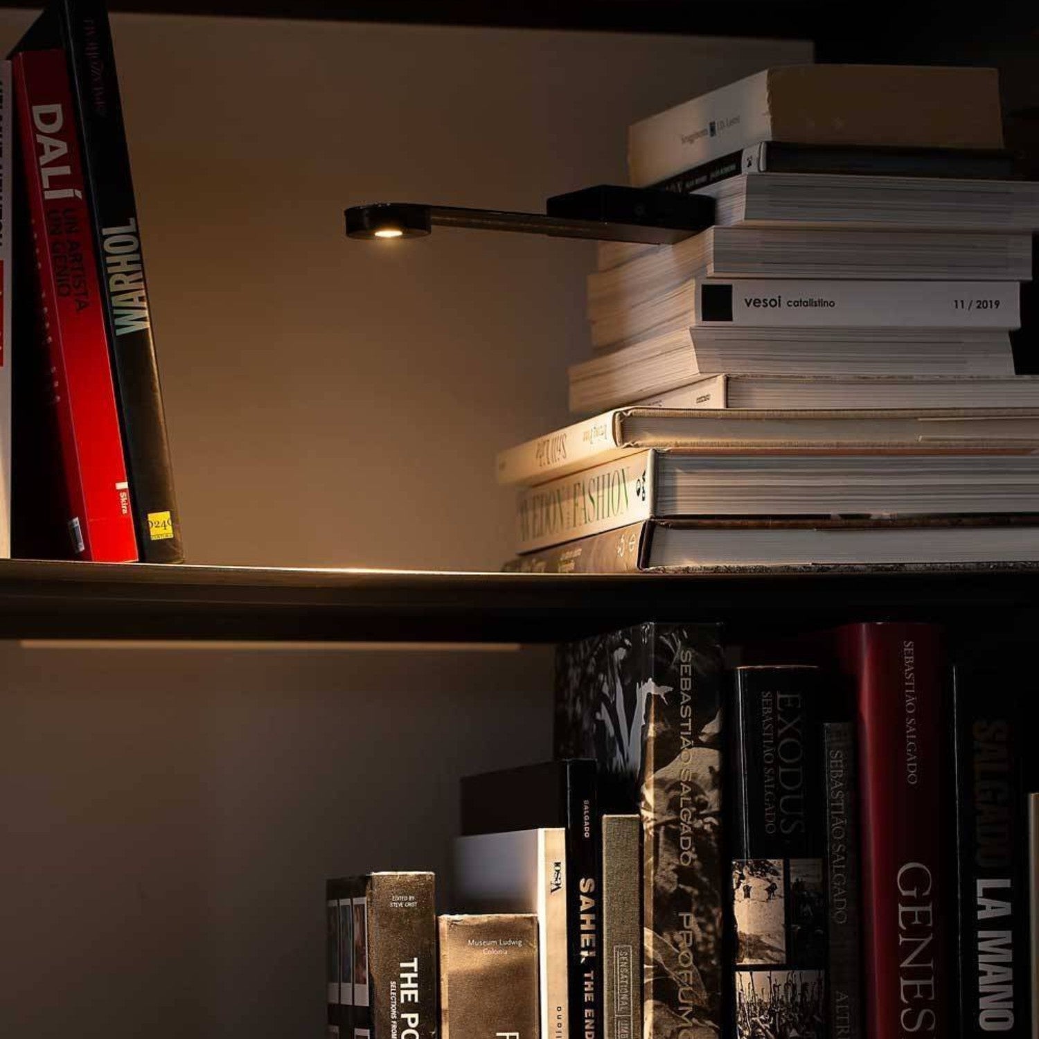 Vesoi Tra Ilibri Table Lamp | Luminesy