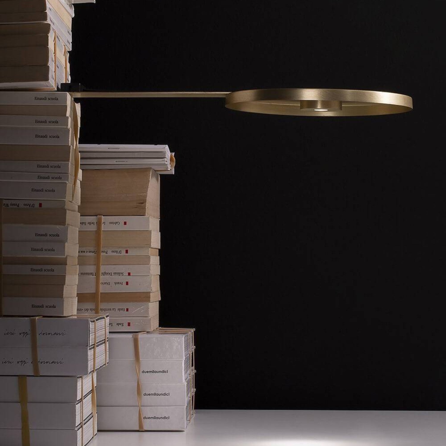 Vesoi Tra Ilibri Table Lamp | Luminesy