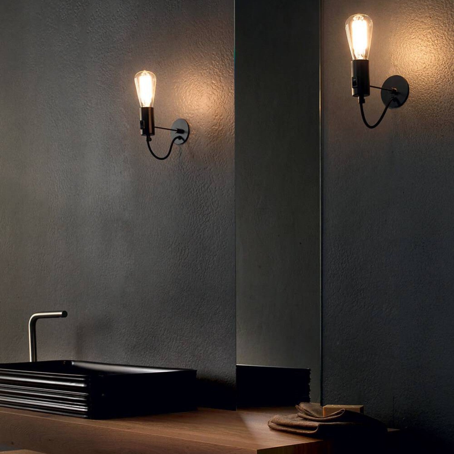 Vesoi Idea Wall Light | Luminesy